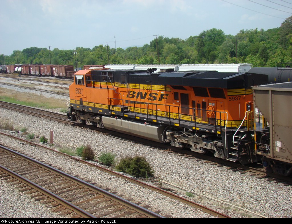 BNSF 5937
